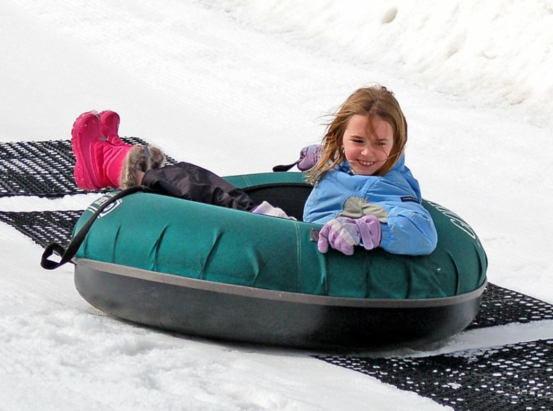 Skiing & Tubing – Long Lake